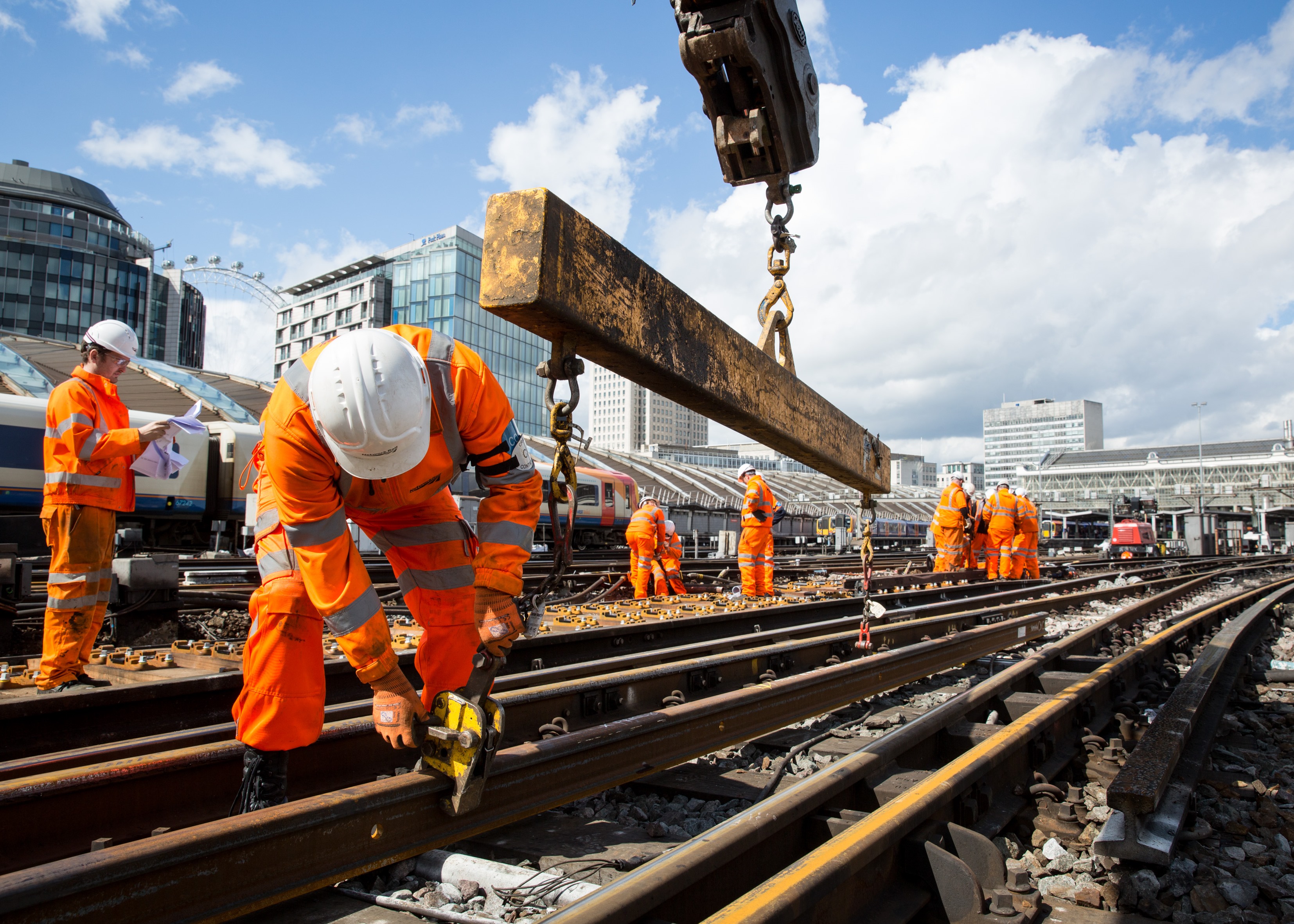 The Gallery and Video | Points renewal at Waterloo Station | New Civil ...