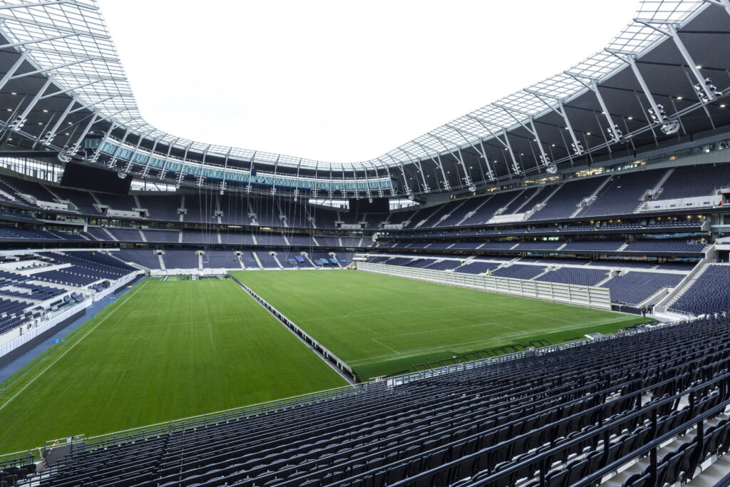 Behind the scenes look at Tottenham’s retractable pitch | New Civil ...