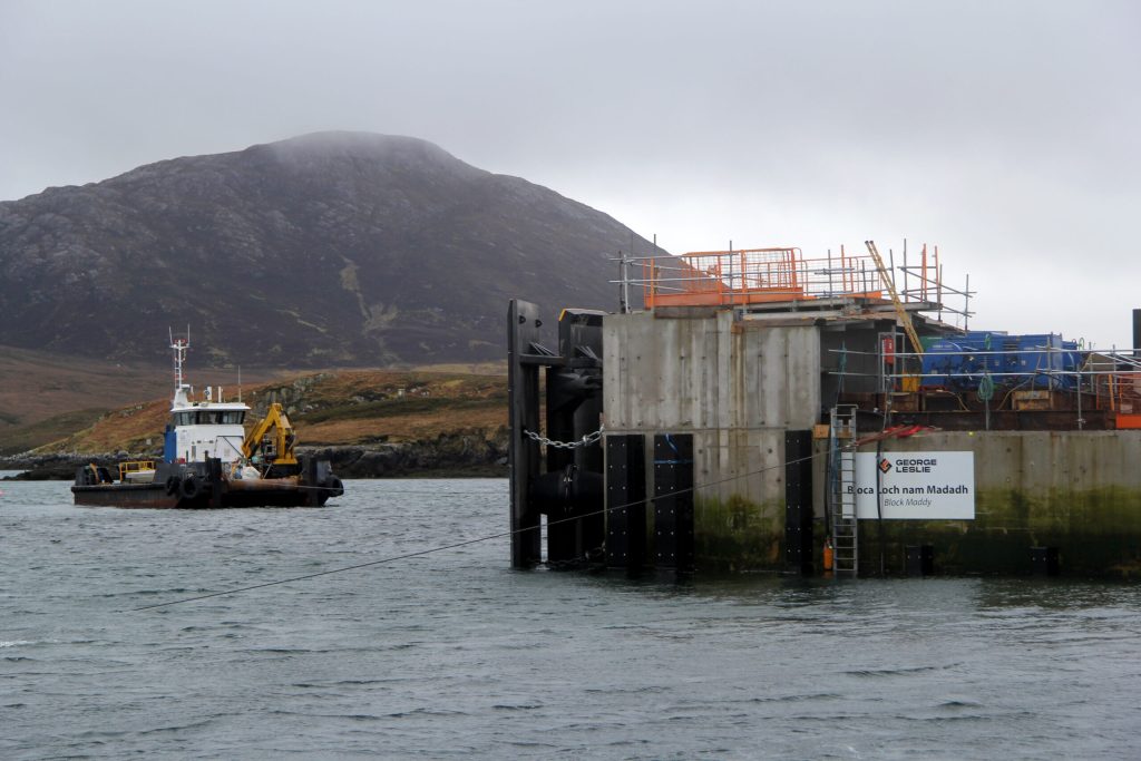 3,200t caisson fitted to Scottish pier as part of upgrade work | New ...