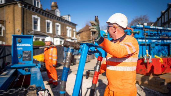Thames Water begins £20M project to replace more than 1km of ageing ...