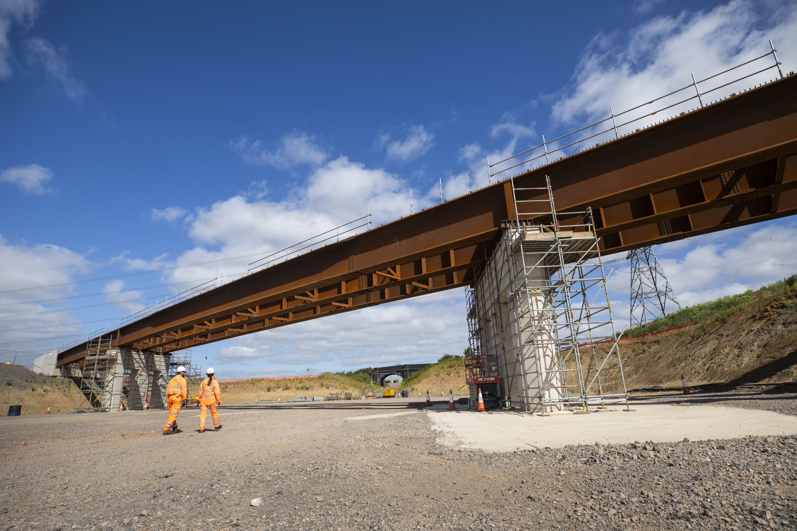 HS2 achieves beam lift milestones for bridges in Buckinghamshire and ...
